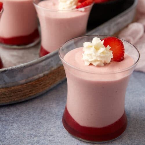 Creamy Strawberry Mousse With White Chocolate - Easy Southern Desserts