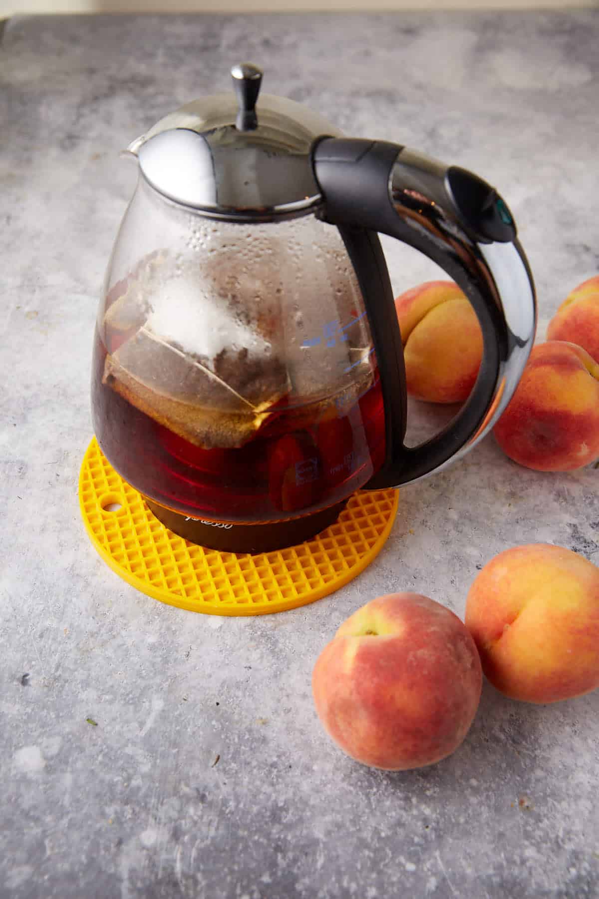 Sweet Peach Iced Tea - A Southern Tradition - Easy Southern Desserts