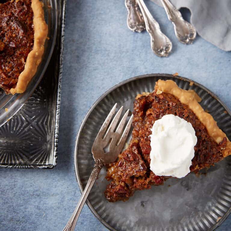 Pecan Nut Pie Crust With Toasted Pecans - Easy Southern Desserts