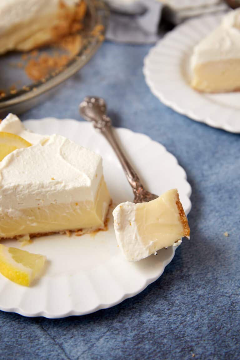 Classic Lemon Icebox Pie With Condensed Milk - Easy Southern Desserts