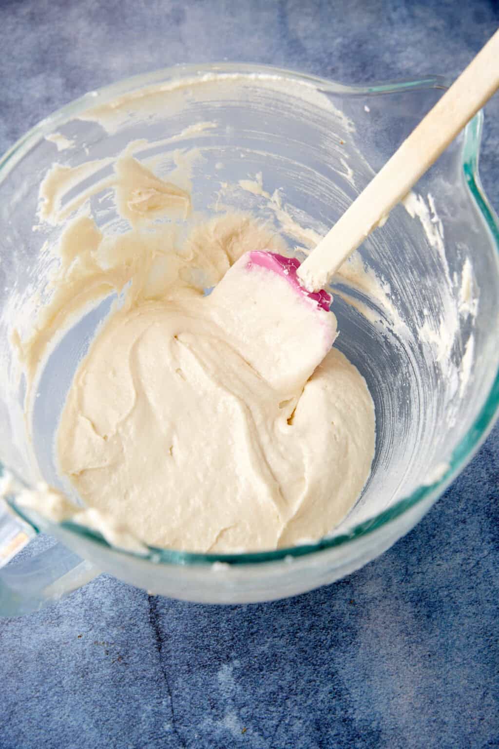 Moist Peach Cupcakes with Peach Buttercream Frosting - Easy Southern ...