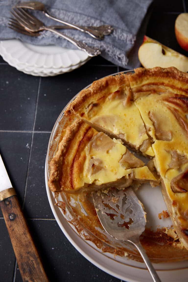 Old Fashioned Apple Custard Pie Recipe For Fall - Easy Southern Desserts