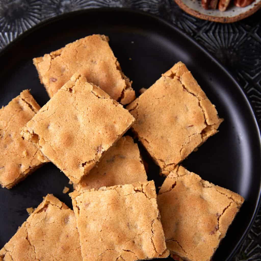 Extra Tangy Lemon Bars With A Shortbread Crust - Easy Southern Desserts