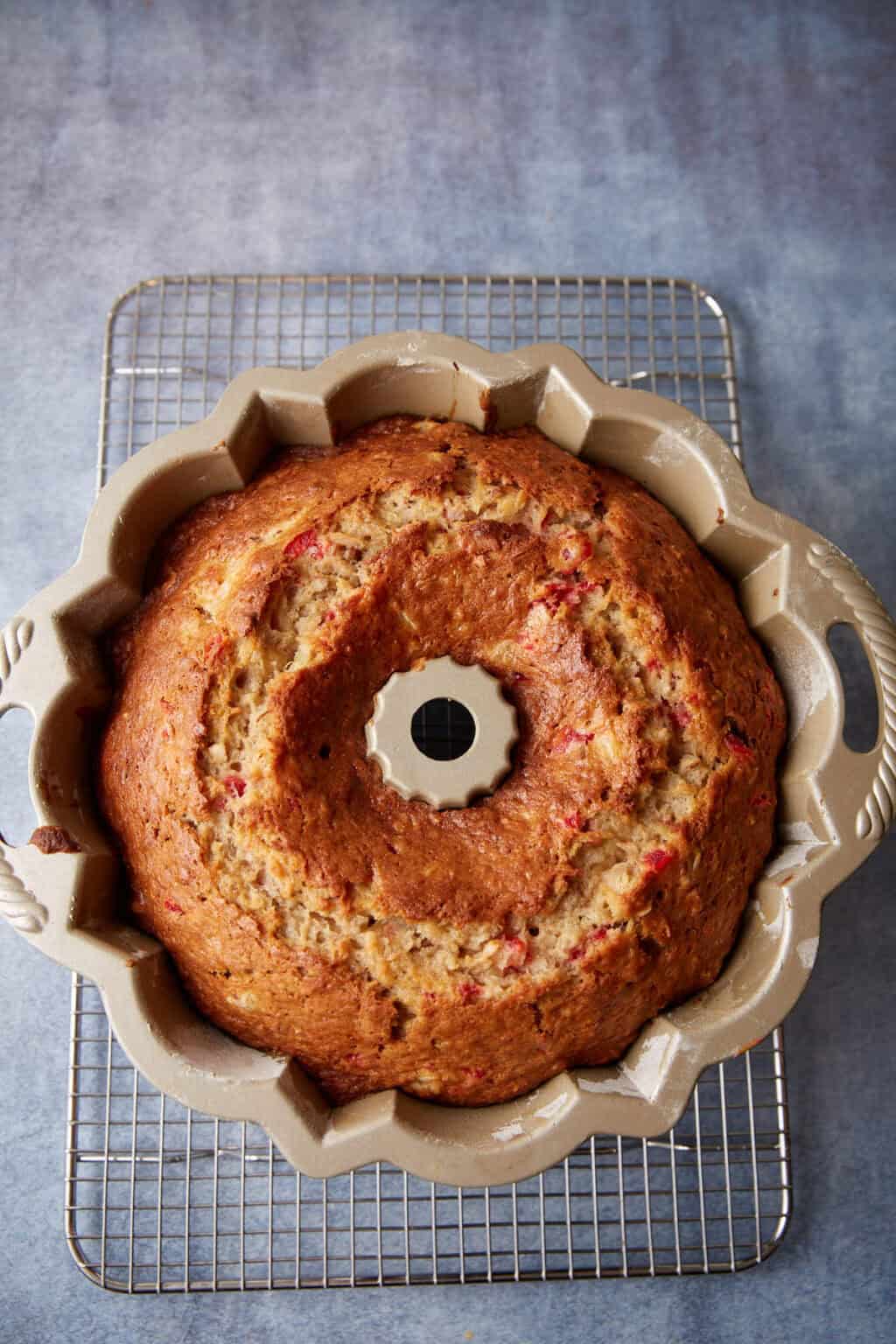 Vintage Banana Split Cake with Pineapple Cream Cheese Frosting - Easy ...