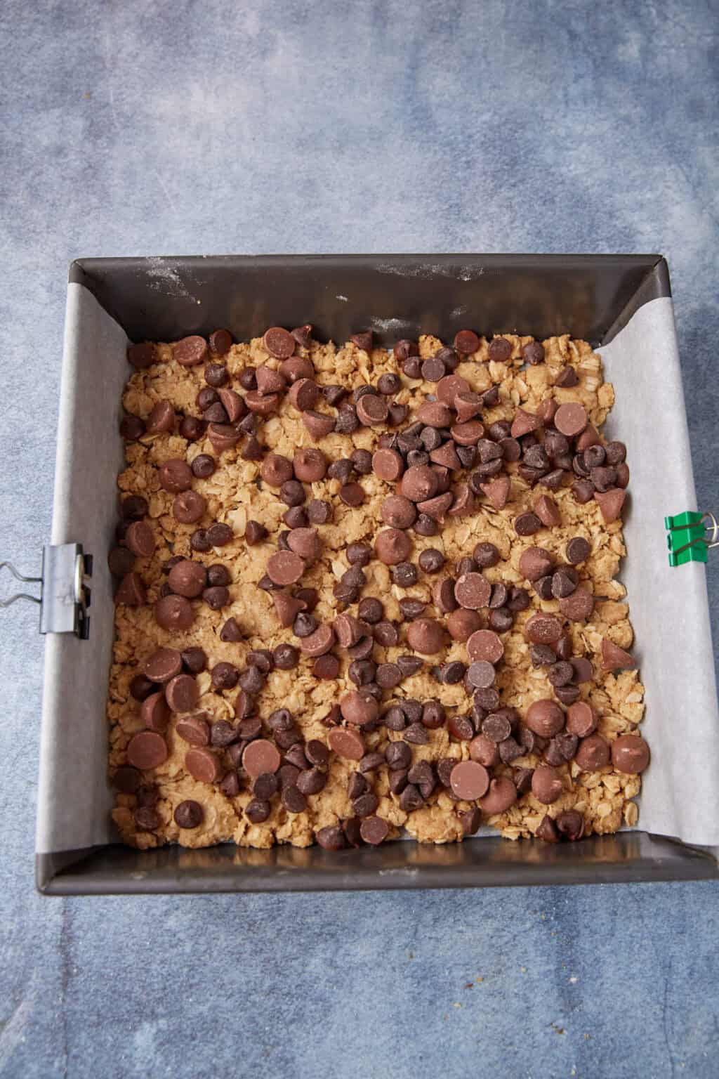 Gooey Carmelita Bars with Caramel, Chocolate and Oatmeal - Easy ...