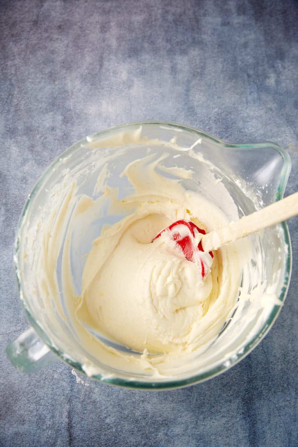 Lemon Cream Cheese Frosting (4 Ingredients) - Easy Southern Desserts