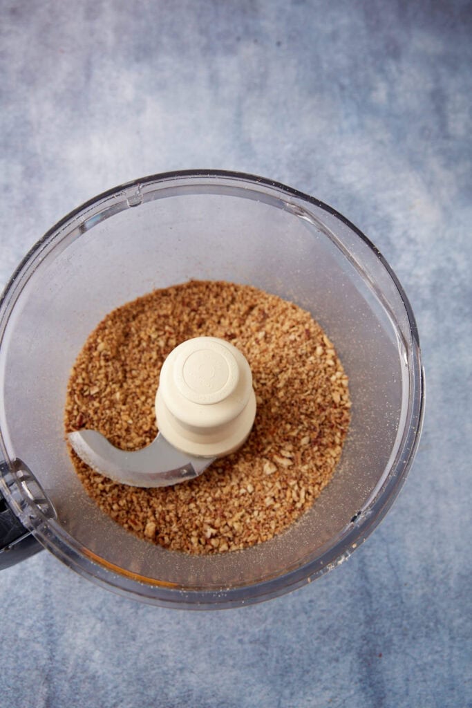 Pecan Nut Pie Crust With Toasted Pecans - Easy Southern Desserts