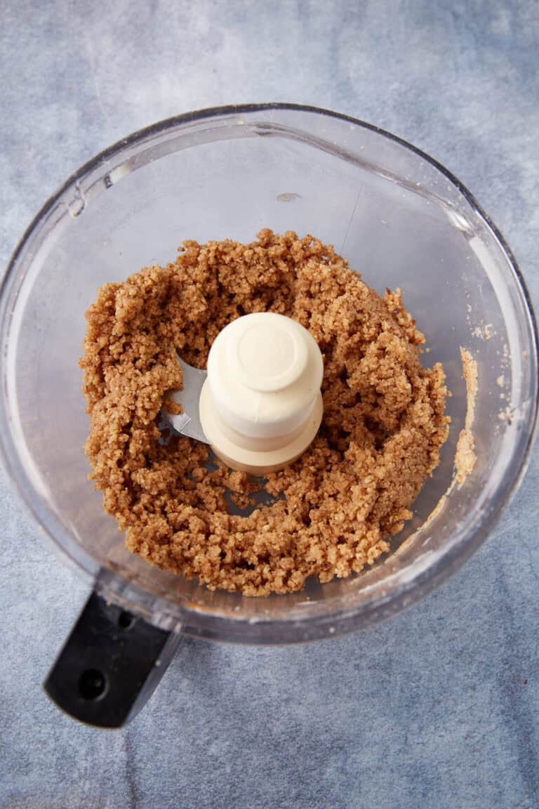 Pecan Nut Pie Crust With Toasted Pecans - Easy Southern Desserts