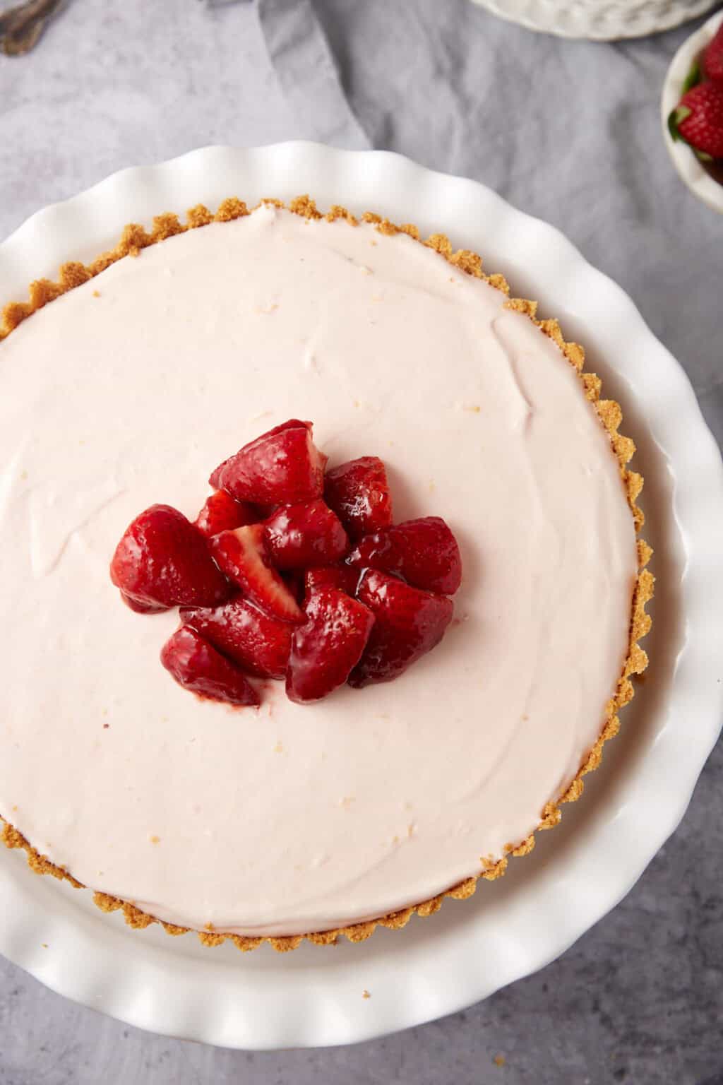 Frozen Strawberry Pie with Cream Cheese - Easy Southern Desserts