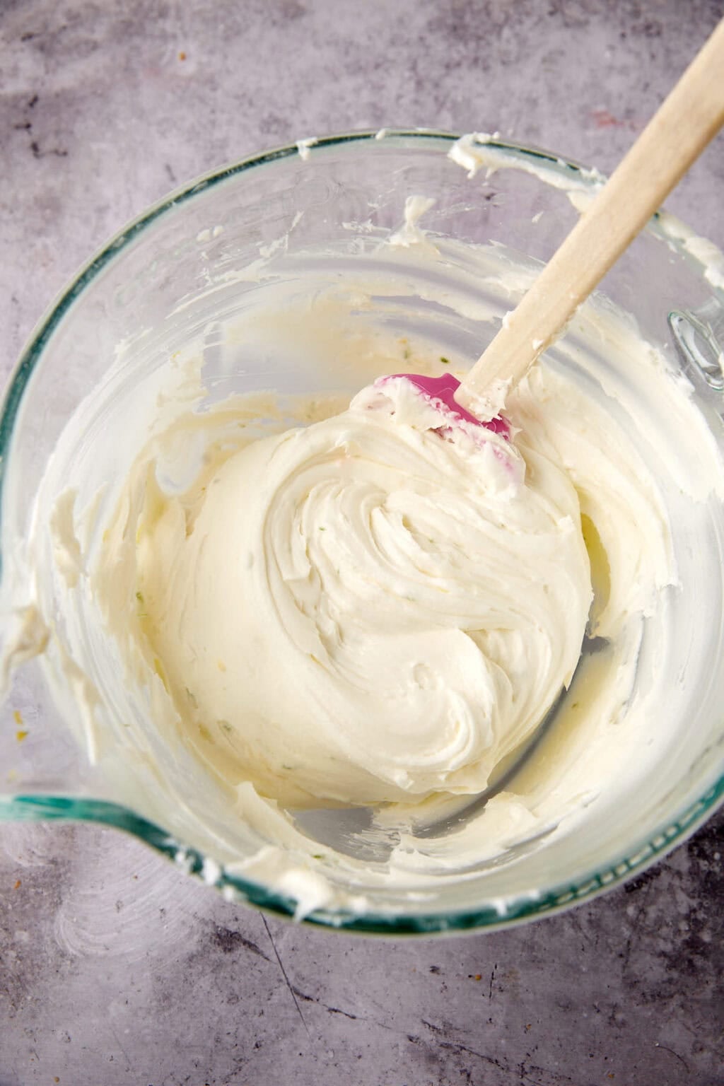 Lemon Lime Frosting (Creamy, Tangy, and Ready in 10 Minutes) - Easy ...