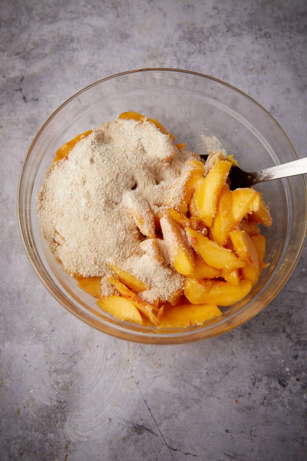Flaky Peach Pie with Juicy Fresh Filling - Easy Southern Desserts