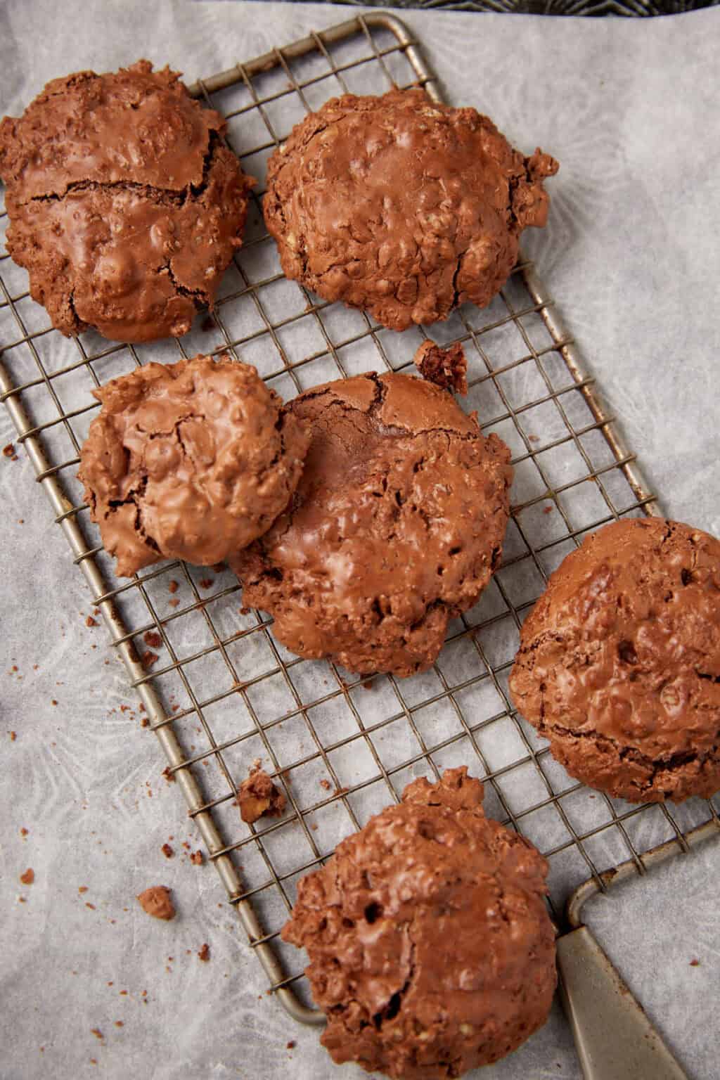 Savannah Chewies – Old-Fashioned Southern Chocolate Pecan Cookies ...