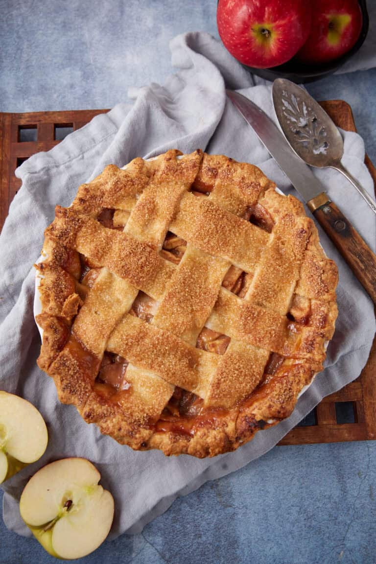 Gooey Caramel Apple Pie (Better Than Caramel Apples!) - Easy Southern ...