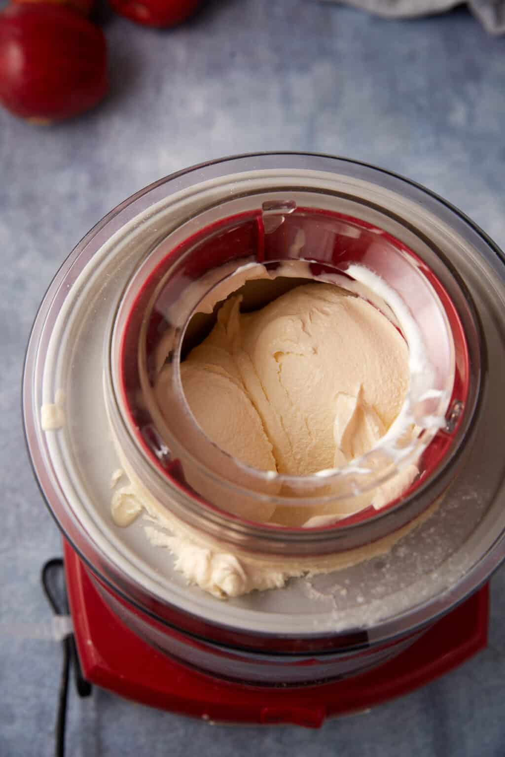 Creamy Apple Crisp Ice Cream with Cinnamon Apples and Oat Crumble ...