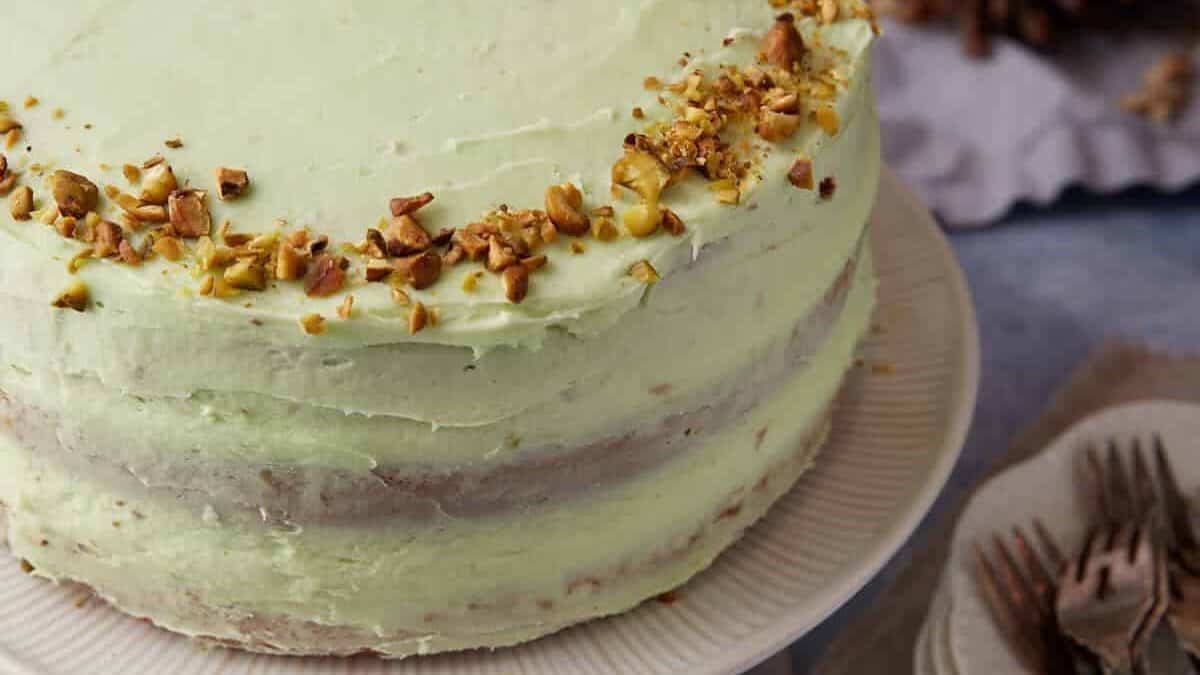 Vintage Watergate Cake with Pistachio Pudding and Cream Cheese Frosting ...