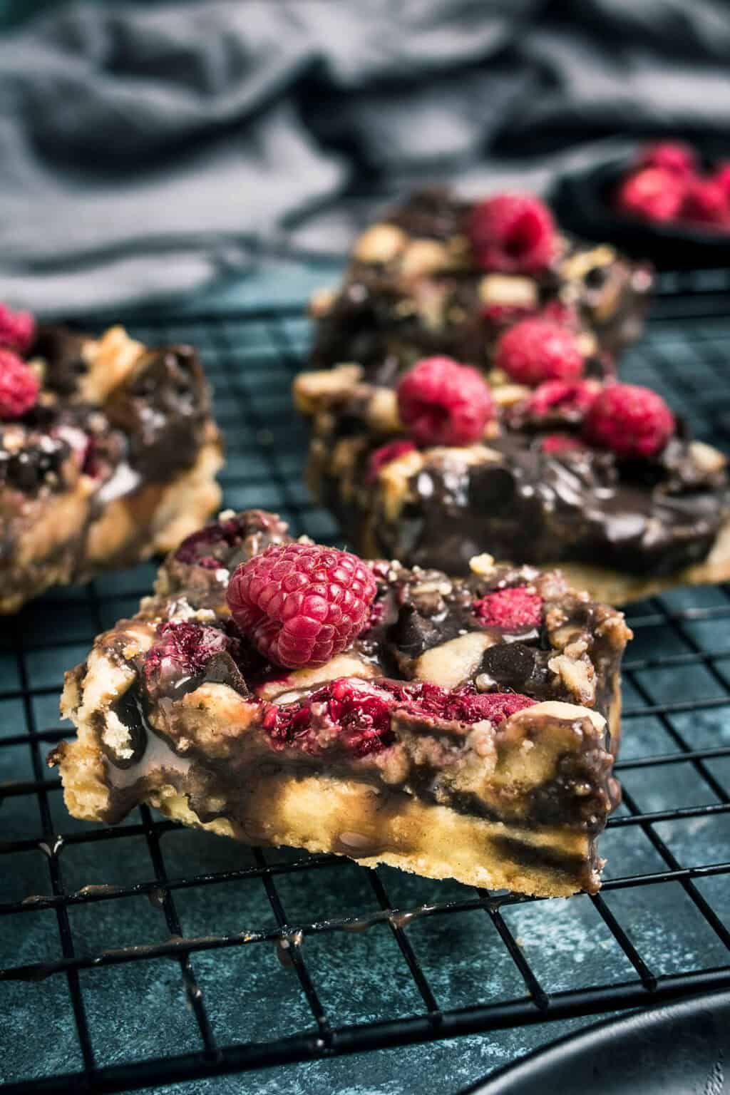 Dark Chocolate Raspberry Bars with Shortbread Crust - Easy Southern ...